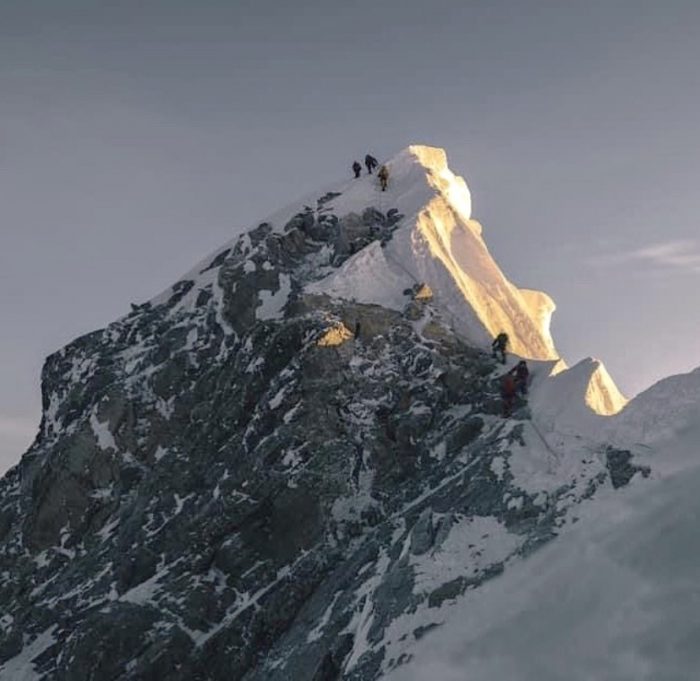 Two More Dead On Everest » Explorersweb