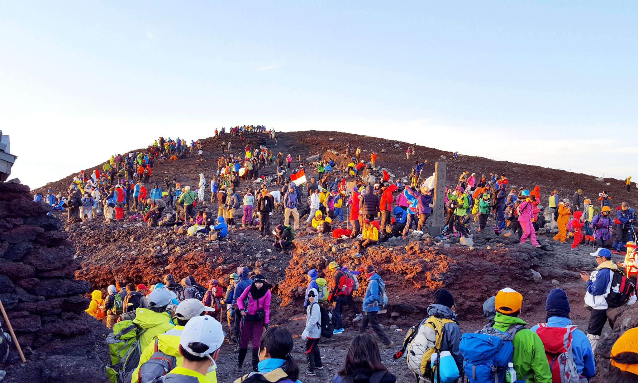 Restrictions Ahead on Overcrowded Mount Fuji » Explorersweb