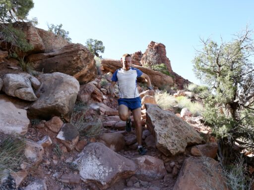 An Introduction to Downhill Trail Running Techniques – iRunFar