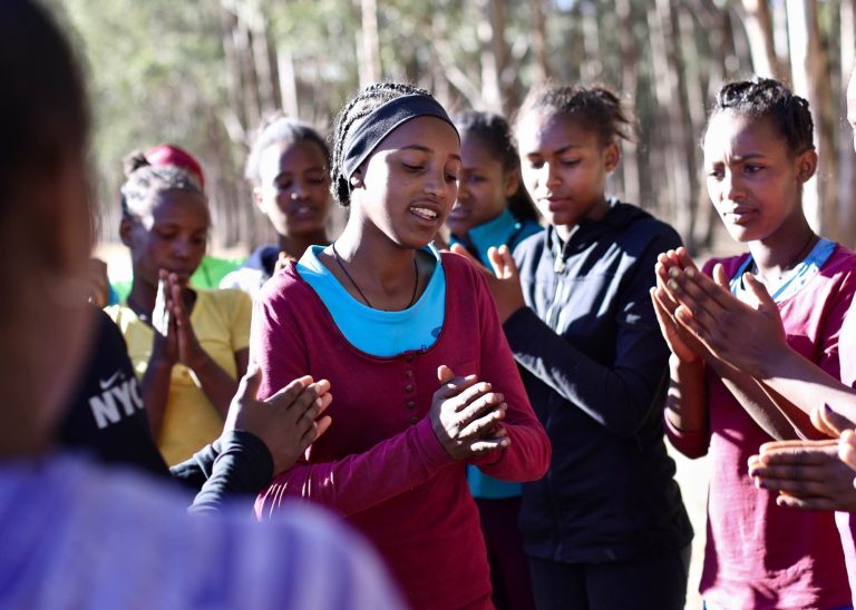 Jaybird Run Wild Daily Dispatch – Girls Gotta Run training 5 – iRunFar