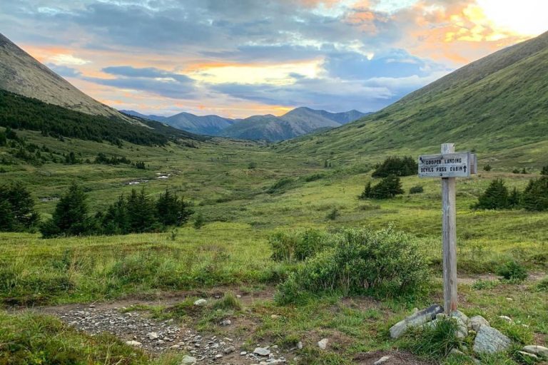 Under the Radar Races: Resurrection Pass Ultra Races – iRunFar