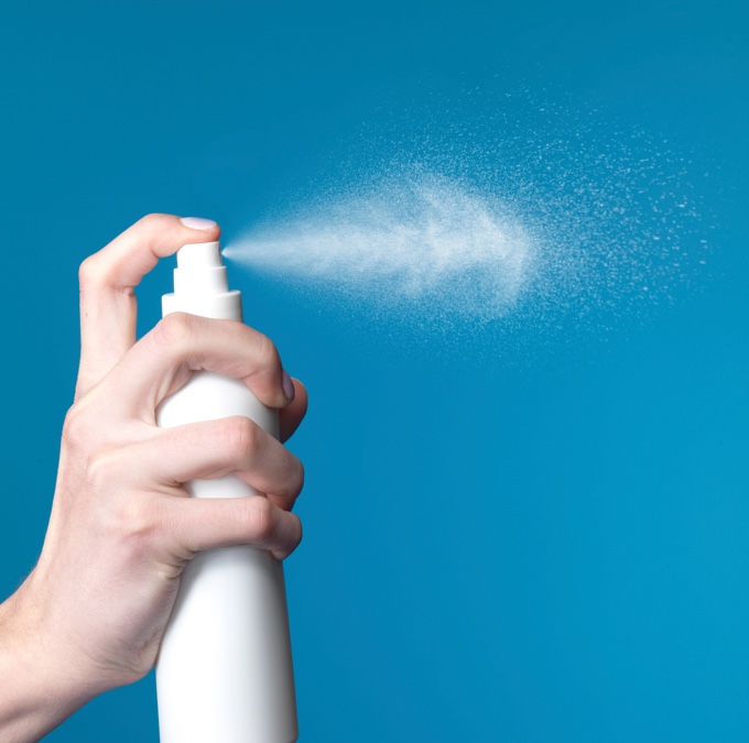 5 astuces pour supprimer les odeurs de litière - Yummypets