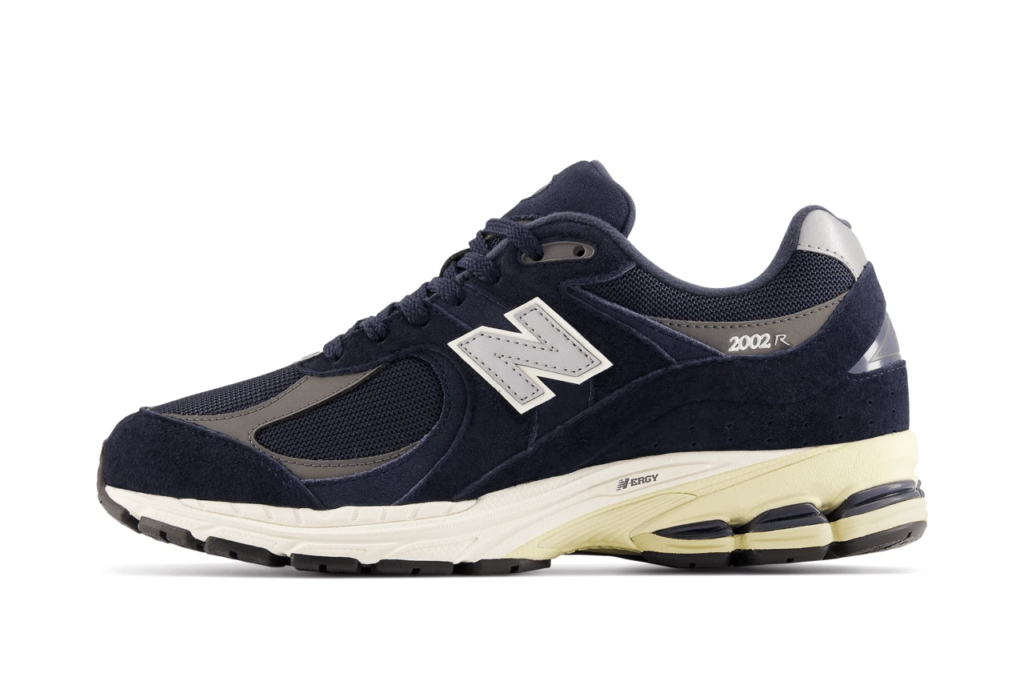 Here’s how people are wearing the New Balance 2002R - YOMZANSI ...