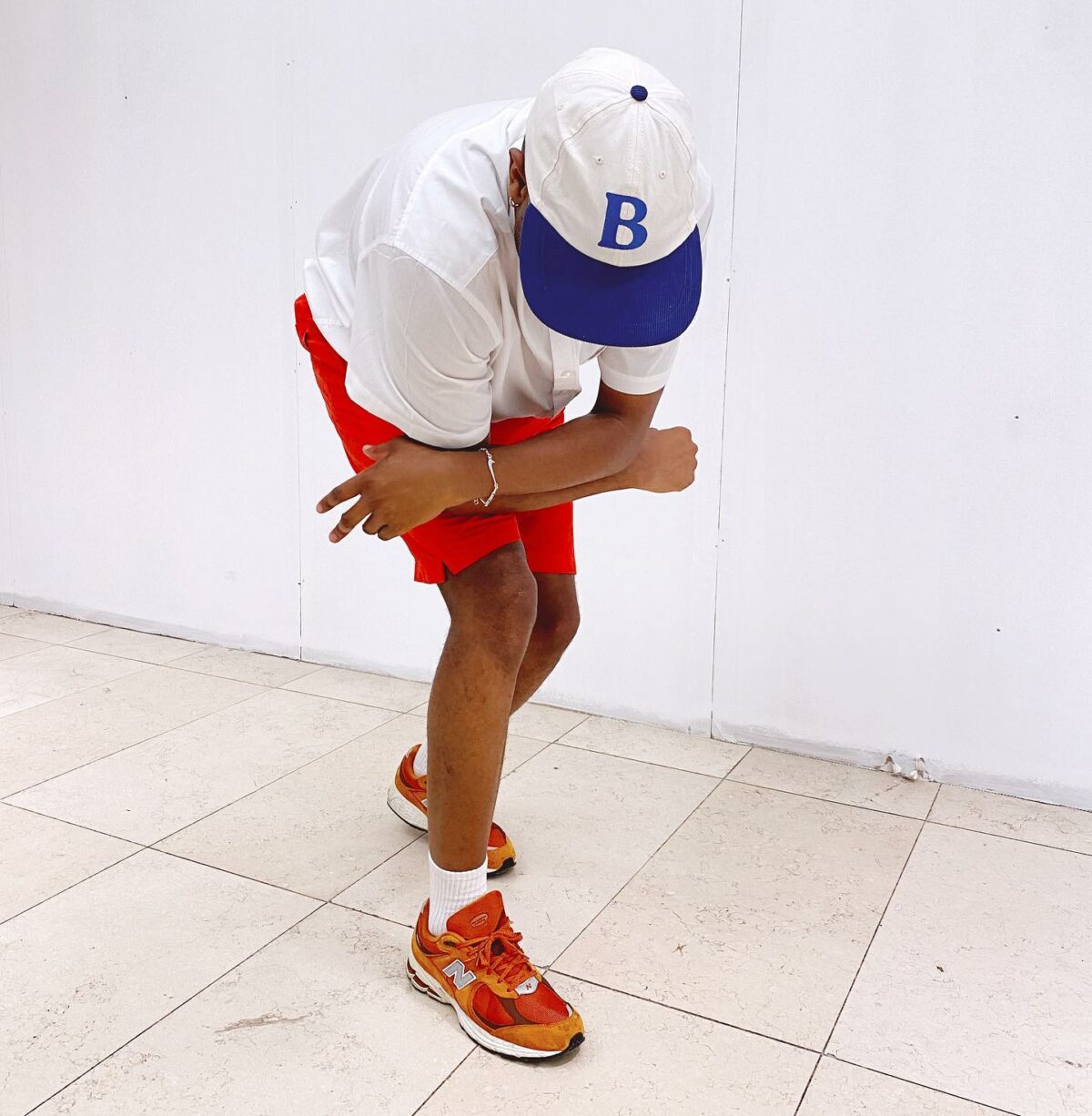 Here’s how people are wearing the New Balance 2002R - YOMZANSI ...