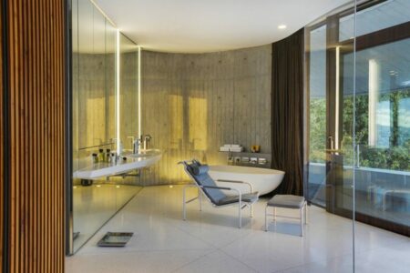 It will cost you +R250K per night to stay at this villa in Cape Town ...