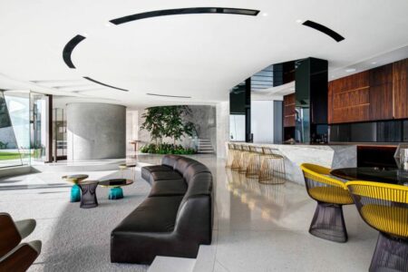 It will cost you +R250K per night to stay at this villa in Cape Town ...