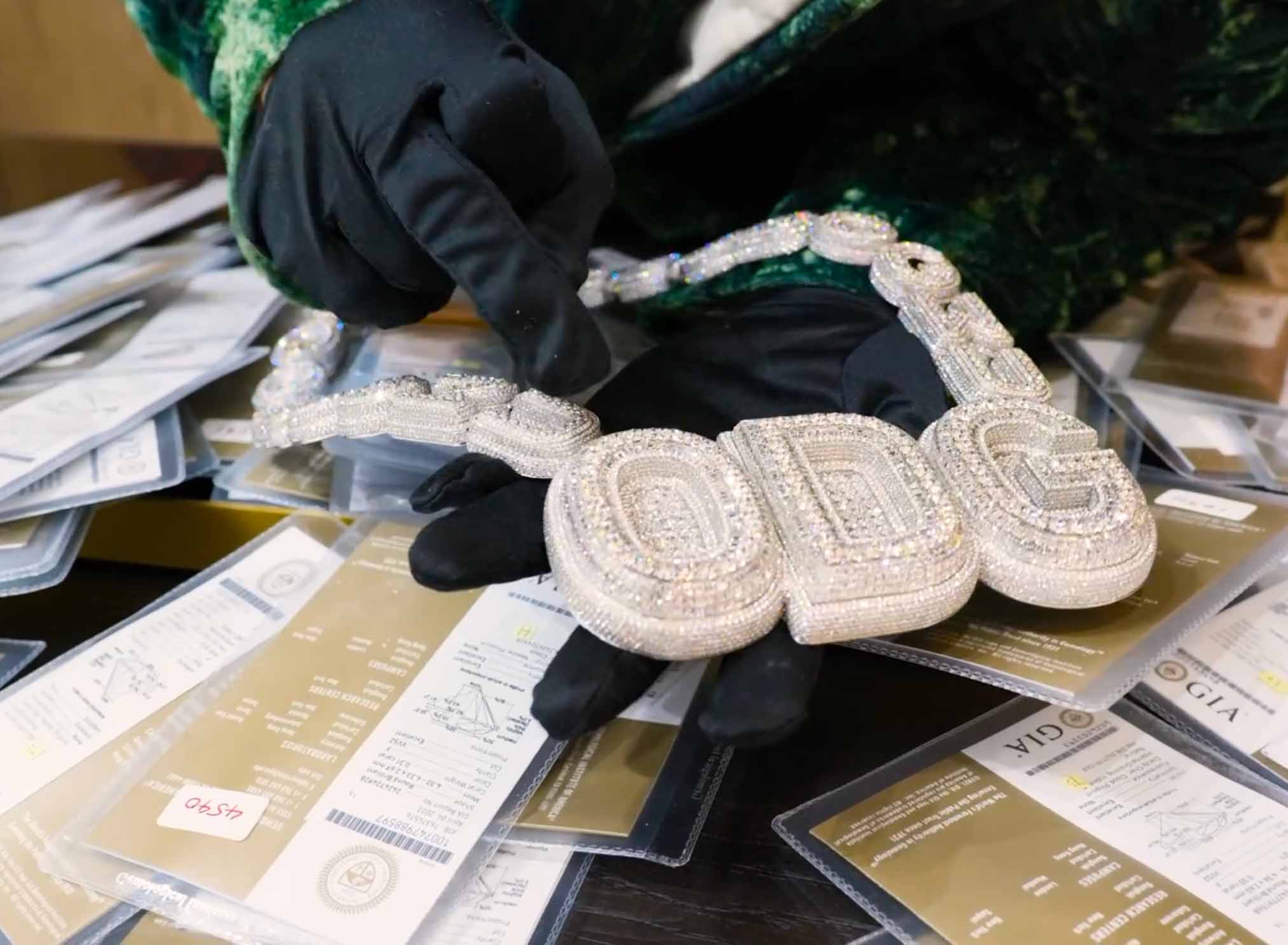 Burna Boy's R18 million 'ODG' diamond chain