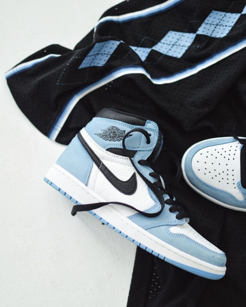 Air Jordan 4 'Military Blue', Air Jordan 1 1 High 'University Blue'