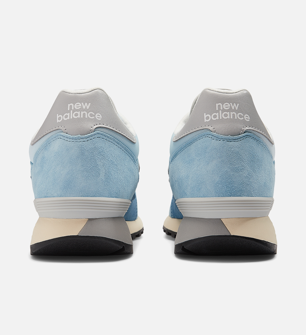 New Balance 475 — First class travel