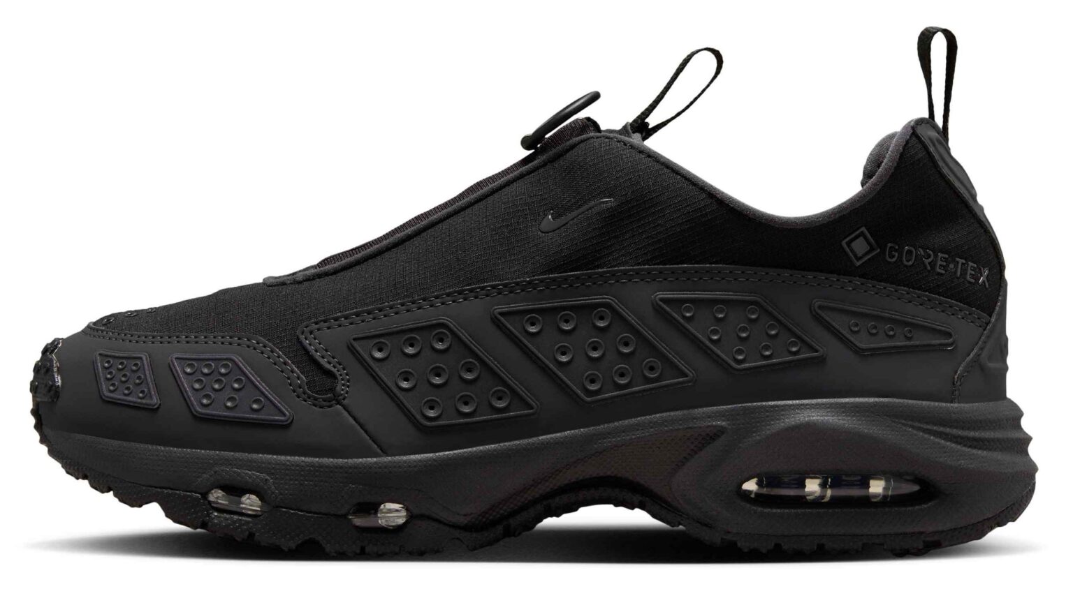 Nike Air Max SNDR GORE-TEX ‘Black’ and ‘Fire Red’ release date
