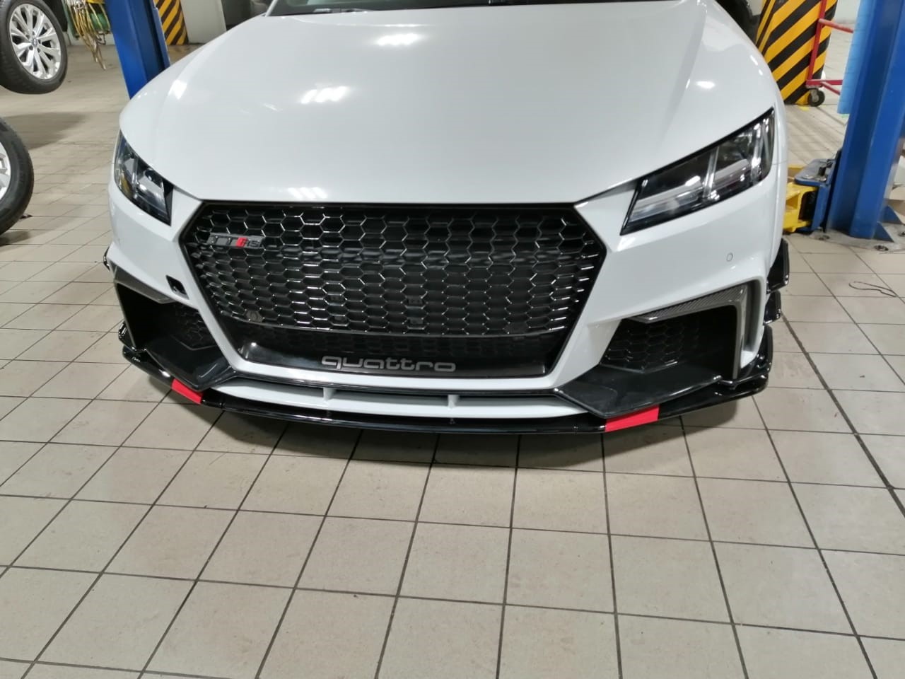 Here’s my Audi TT RS with its Audi Performance Parts from Alex@europrice.us