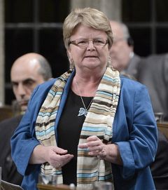 Taxman won't go back to routinely mailing income tax forms: minister - CARP