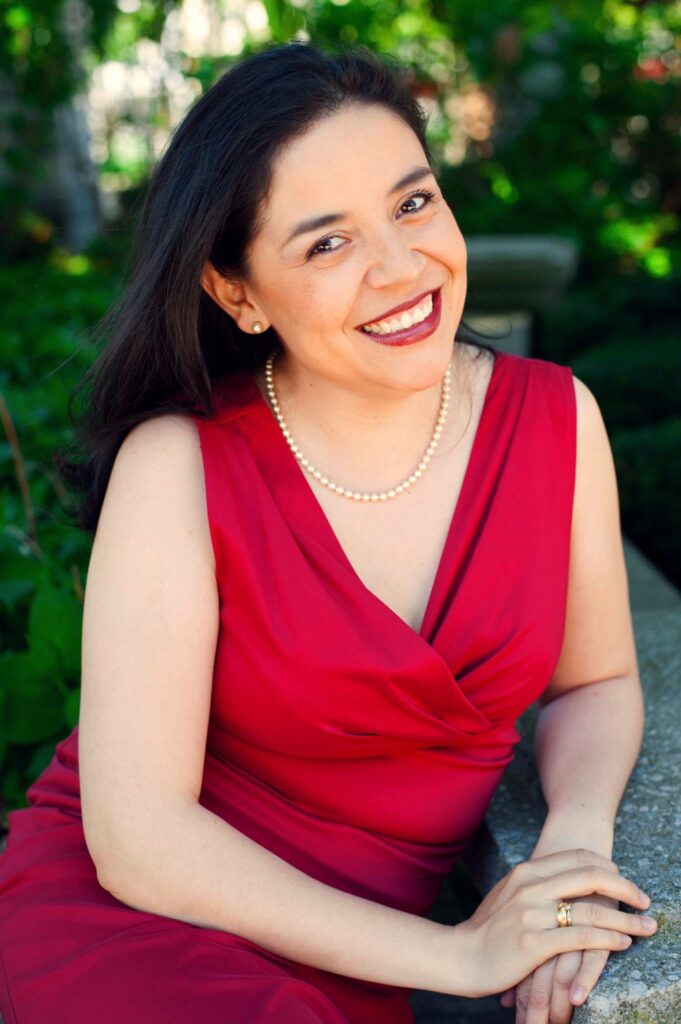 Soprano Margie Bernal from The Toronto Operetta discusses La Verbena de ...