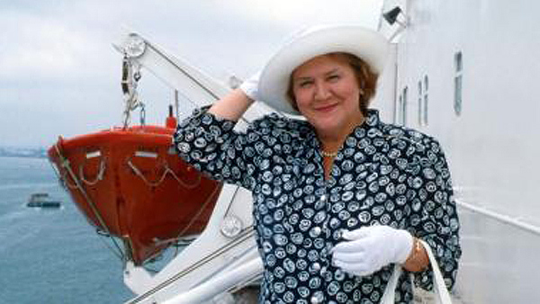 Keeping Up Appearances Christmas 1993 - VisionTV