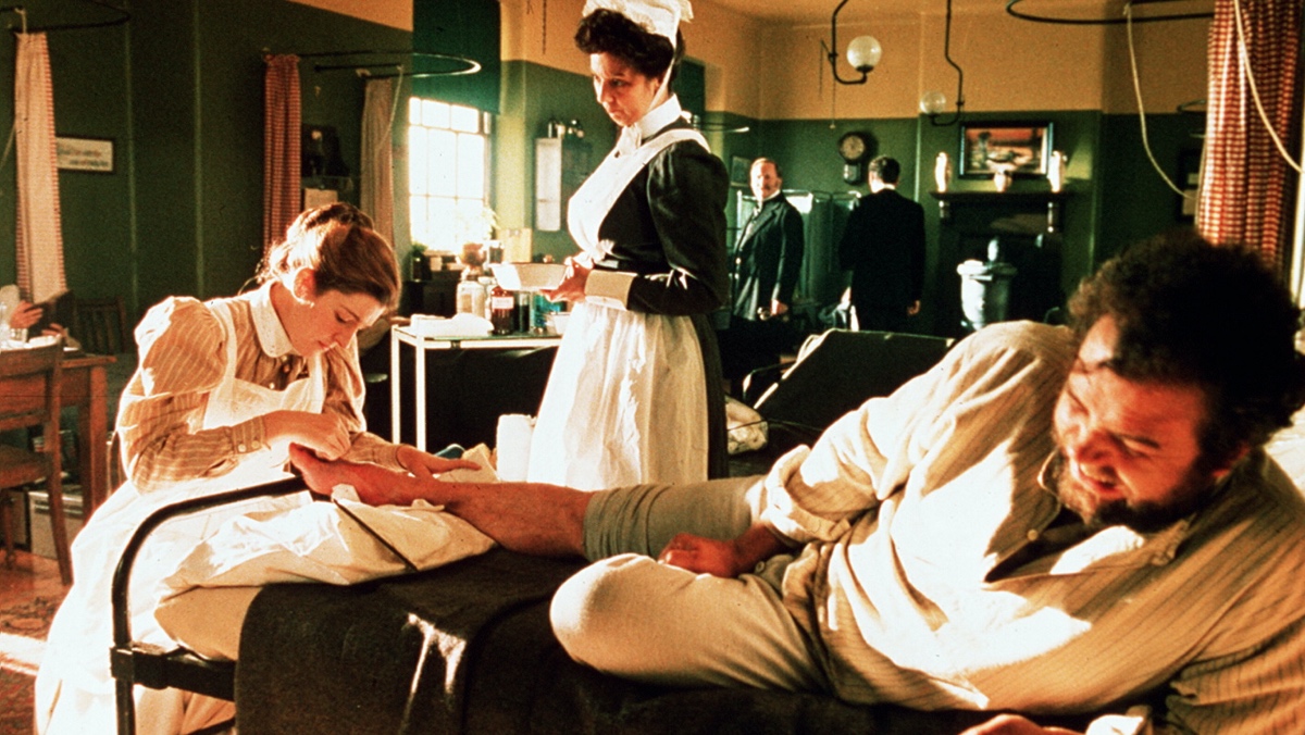 A Surgeon A Cut Above Her Time: Jemma Redgrave is Dr. Eleanor Bramwell ...