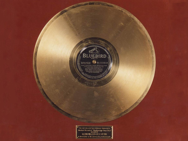 february-10-1942-chattanooga-choo-choo-zoomer-radio-am740
