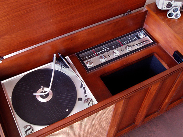 March 27th, 1958 CBS records announced the invention of stereophonic ...