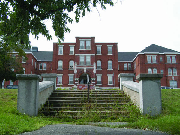 NEW FUTURE ENVISIONED FOR HURONIA CENTRE - Zoomer Radio AM740