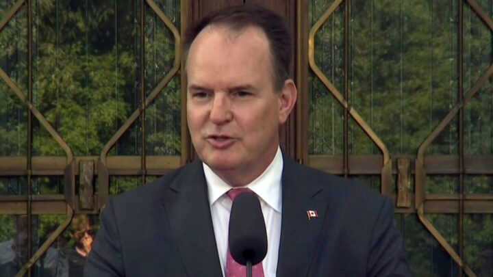 LIBERAL HOUSE LEADER STEVEN MACKINNON SWORN IN AS NEW LABOUR AND ...