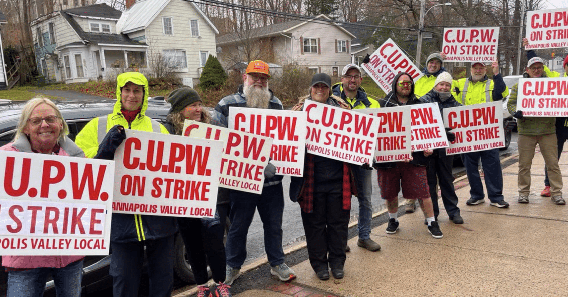 CANADA'S POSTAL WORKERS ORDERED BACK TO WORK ENDING MONTH-LONG STRIKE
