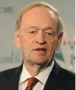 JEAN CHRETIEN SAYS LIBERAL PARTY NEEDS TO RETURN TO RADICAL CENTRE ...