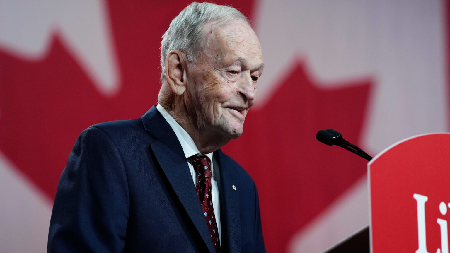 JEAN CHRETIEN ROUSES LIBERAL LEADERSHIP CONVENTION WITH PATRIOTIC ...